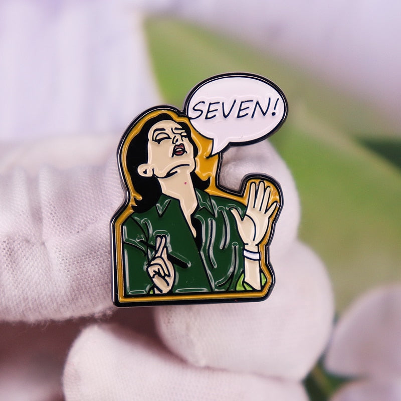 Broche 'Monica - Seven' - Friends - Séries de TV Projeto Fan Service